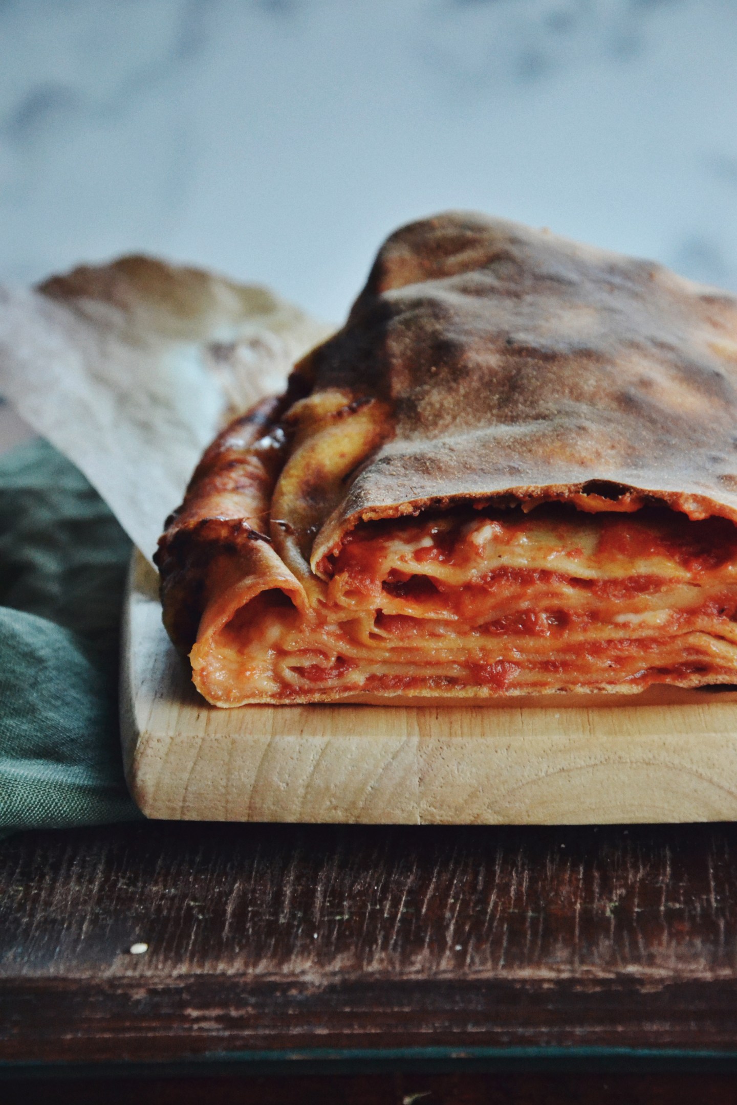 Scaccia Ragusana - fyllt bröd från Sicilien - Primavera Content